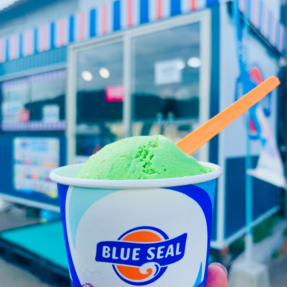 BLUE SEAL ICE CREAM めんそーれ in 寺泊